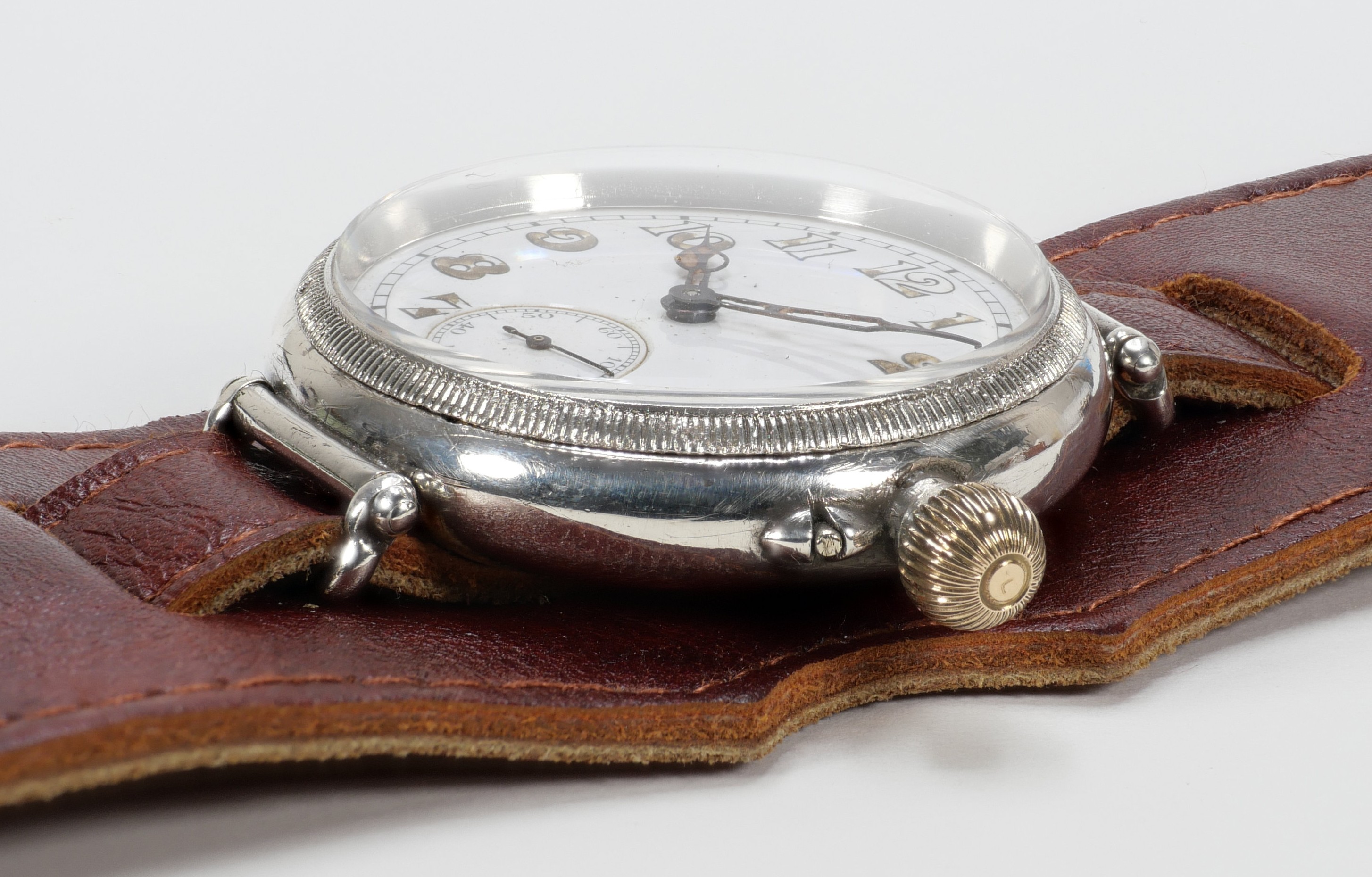 Watch Cases: about watch cases and crowns